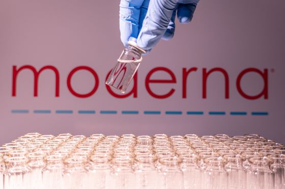 Moderna says bivalent COVID booster steps up antibodies against Omicron ...